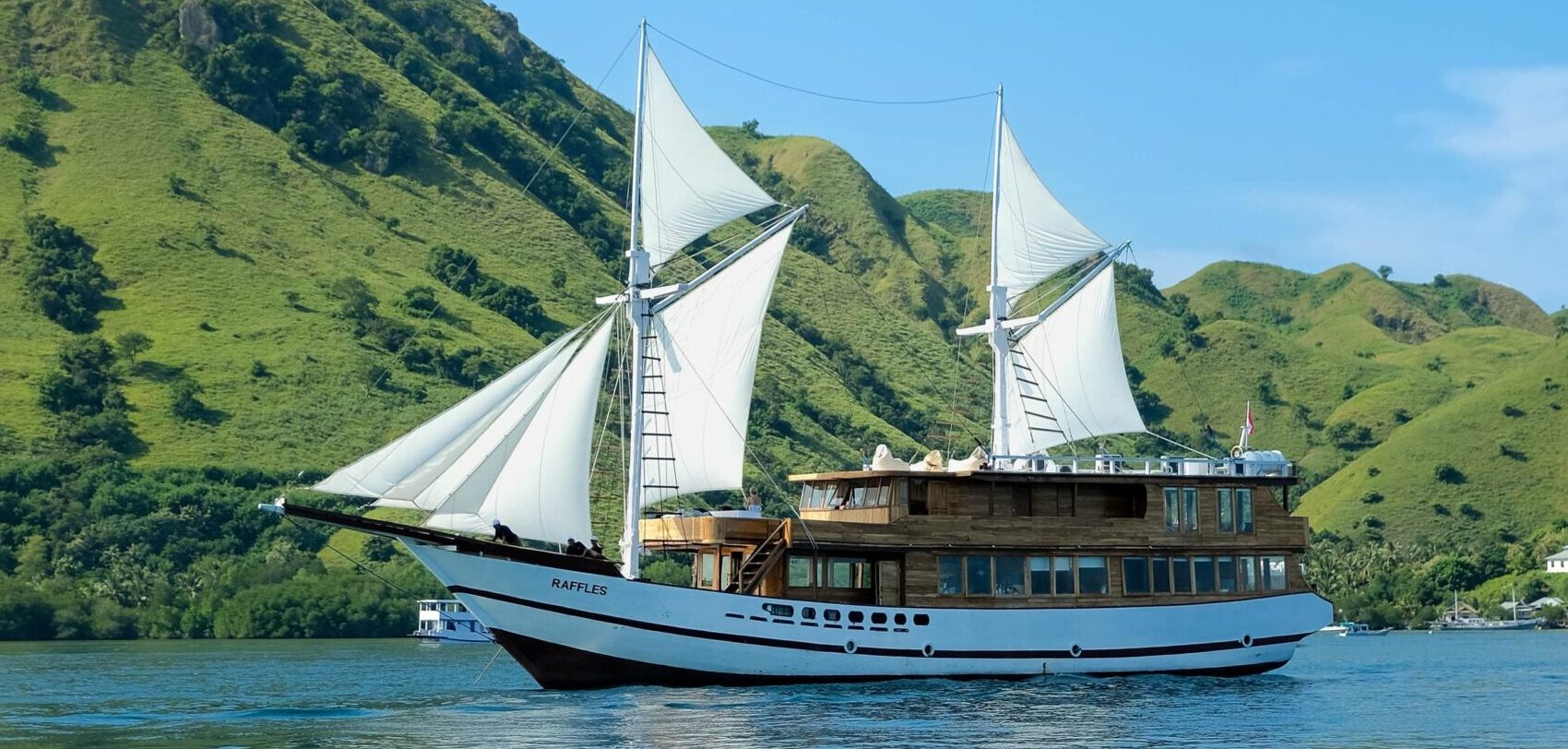 Raffles Luxury Yacht Charter | Hello Flores